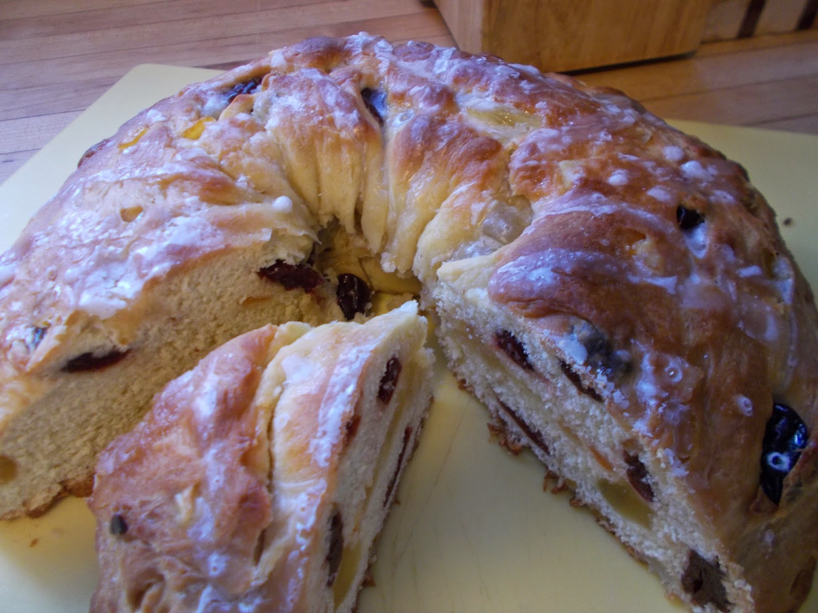 Rose's Supposes: Rosca De Reyes (Mexican Three Kings Cake)